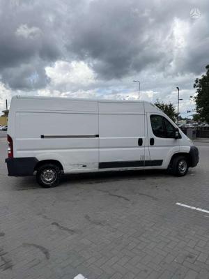 White Peugeot Boxer 2013 in Taurage, with an engine capacity of 2.20 L and mileage of 291 thousand km for 3700 €, photo 6 on AUTOMOTO.COM.LV