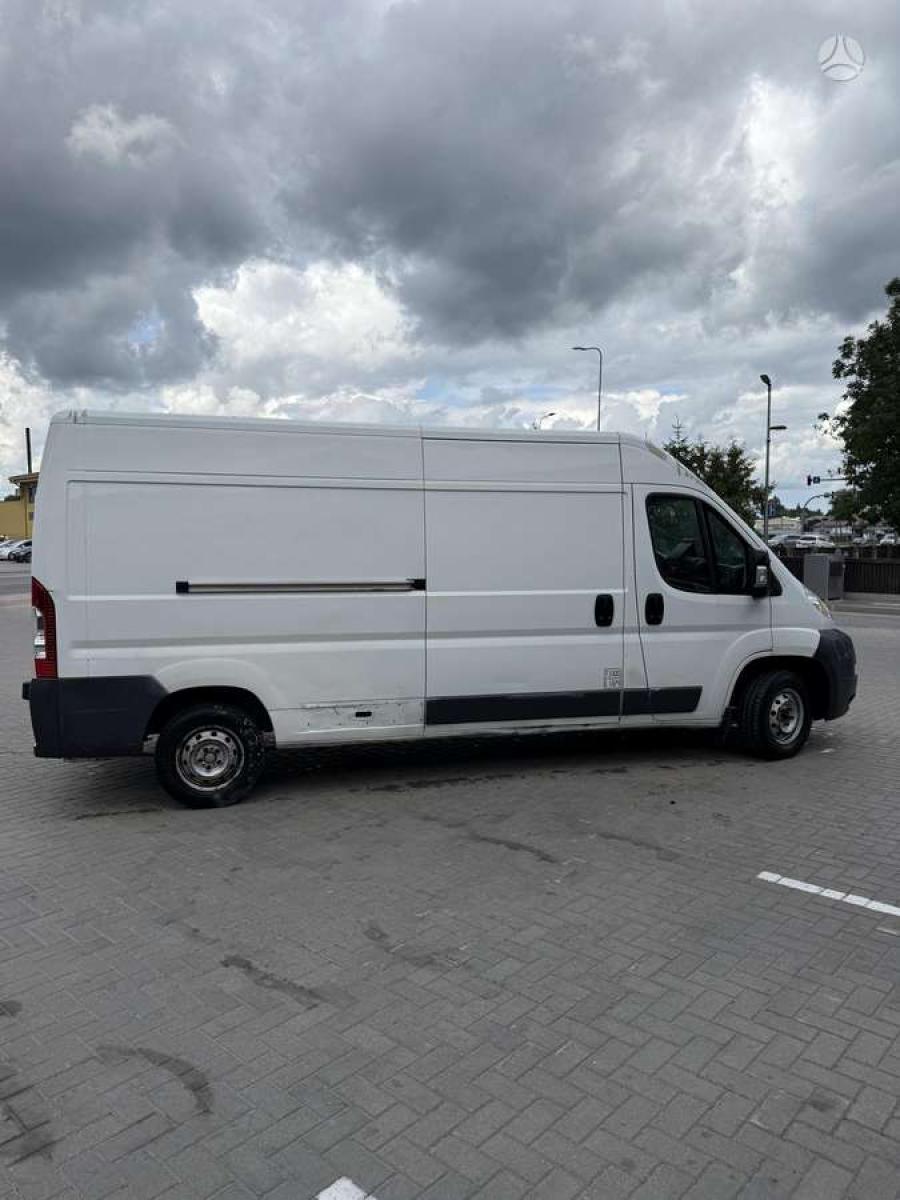 White Peugeot Boxer 2013 in Taurage, with an engine capacity of 2.20 L and mileage of 291 thousand km for 3700 €, photo 6 on AUTOMOTO.COM.LV