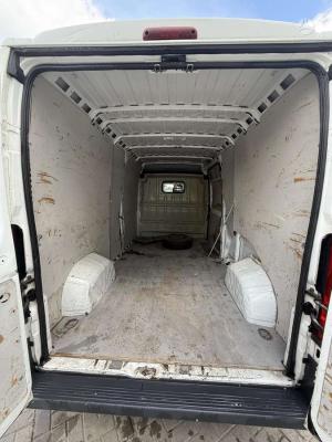 White Peugeot Boxer 2013 in Taurage, with an engine capacity of 2.20 L and mileage of 291 thousand km for 3700 €, photo 7 on AUTOMOTO.COM.LV