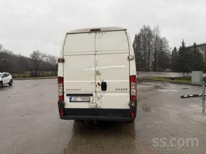 Balts Peugeot Boxer 2013 Tukums, ar dzinēja tilpumu 2.20 L un nobraukumu 387 tūkst. km par 7000 €, foto 5 vietnē AUTOMOTO.COM.LV