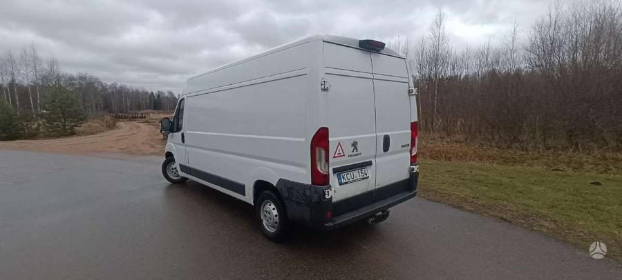 White Peugeot Boxer 2014 in Panevezys, with an engine capacity of 2.20 L and mileage of 147 thousand km for 7900 €, photo 5 on AUTOMOTO.COM.LV