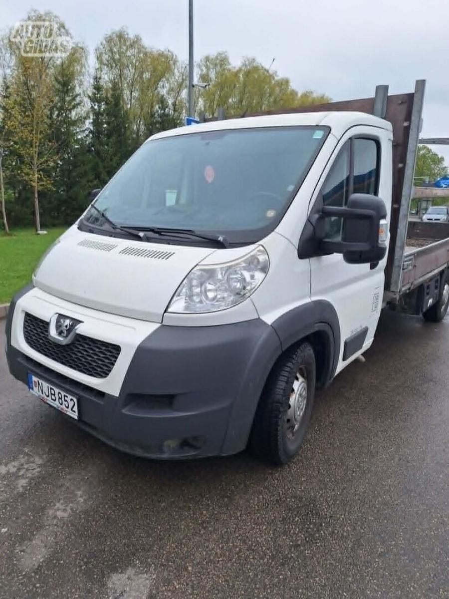 White Peugeot Boxer 2014 in Radviliskis, with an engine capacity of 3.00 L and mileage of 132 thousand km for 8591 €, photo 4 on AUTOMOTO.COM.LV