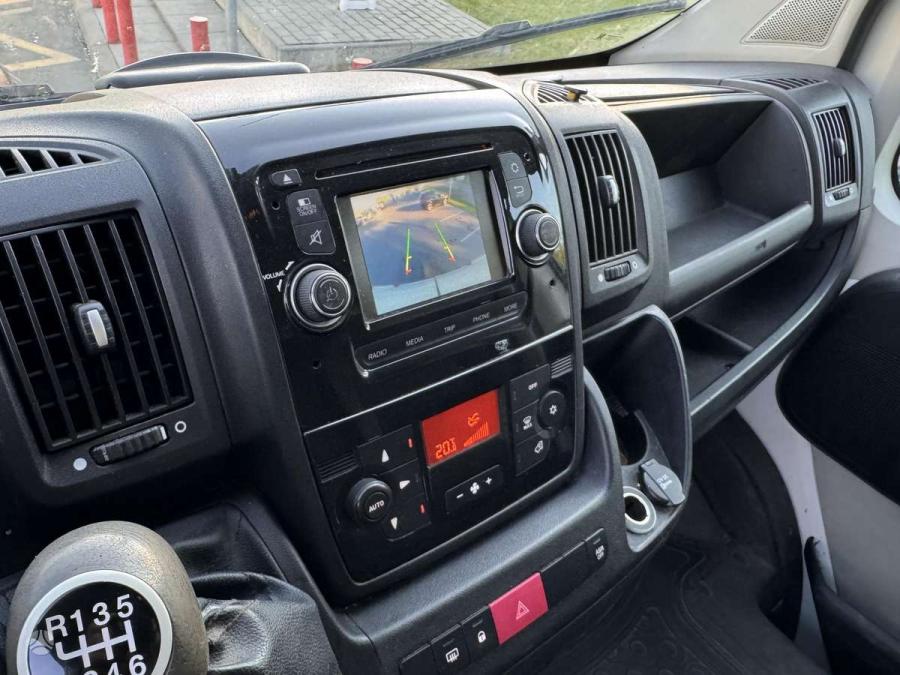 White Peugeot Boxer 2014 in Vilnius, with an engine capacity of 2.20 L and mileage of 518 thousand km for 2600 €, photo 8 on AUTOMOTO.COM.LV