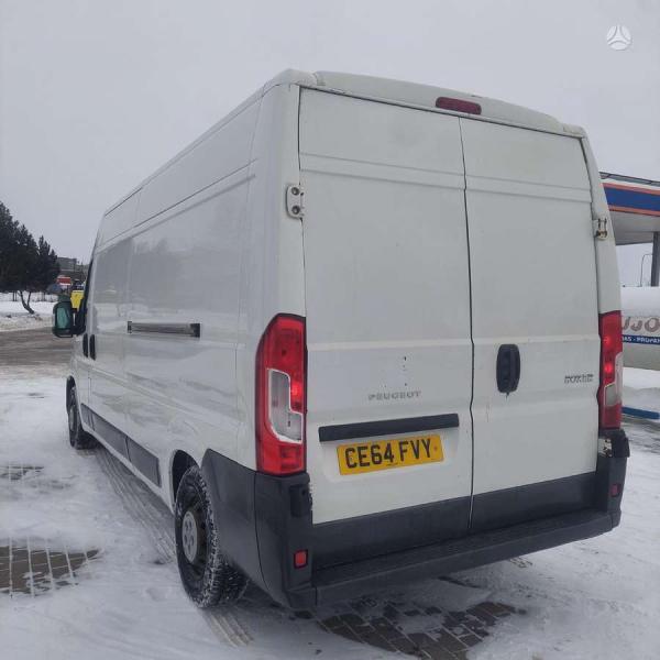 White Peugeot Boxer 2015 in Panevezys, with an engine capacity of 2.20 L and mileage of 370 thousand km for 2950 €, photo 3 on AUTOMOTO.COM.LV