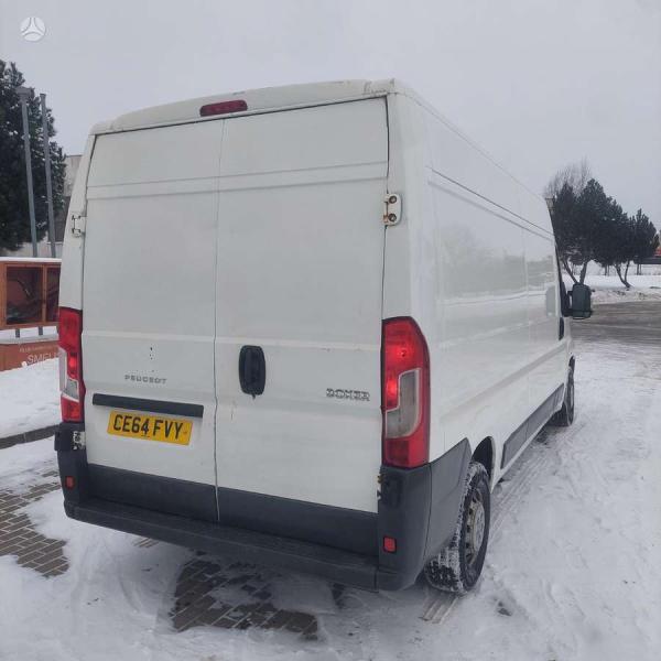 White Peugeot Boxer 2015 in Panevezys, with an engine capacity of 2.20 L and mileage of 370 thousand km for 2950 €, photo 4 on AUTOMOTO.COM.LV