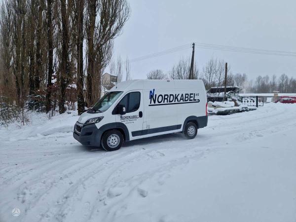 White Peugeot Boxer 2015 in Taurage, with an engine capacity of 2.20 L and mileage of 313 thousand km for 4900 €, photo 1 on AUTOMOTO.COM.LV