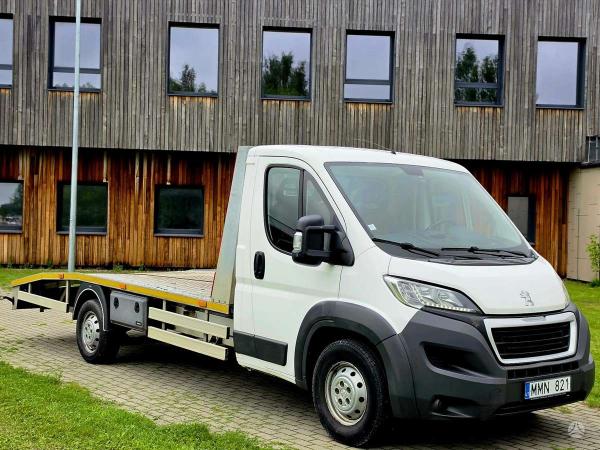 Balts Peugeot Boxer 2015 Tauragė, ar dzinēja tilpumu 3.00 L un nobraukumu 216 tūkst. km par 12500 €, foto 3 vietnē AUTOMOTO.COM.LV