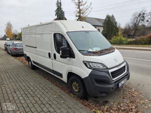 White Peugeot Boxer 2016 in Vilnius, with an engine capacity of 2.20 L and mileage of 333 thousand km for 7000 €, photo 4 on AUTOMOTO.COM.LV