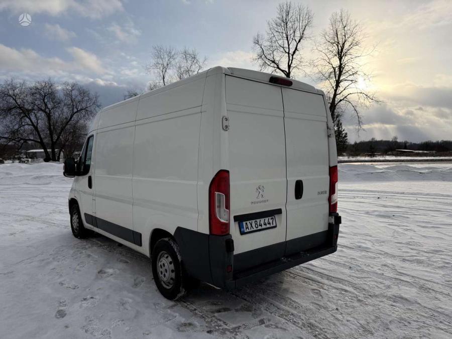 White Peugeot Boxer 2016 in Vilnius, with an engine capacity of 2.00 L and mileage of 257 thousand km for 7550 €, photo 5 on AUTOMOTO.COM.LV