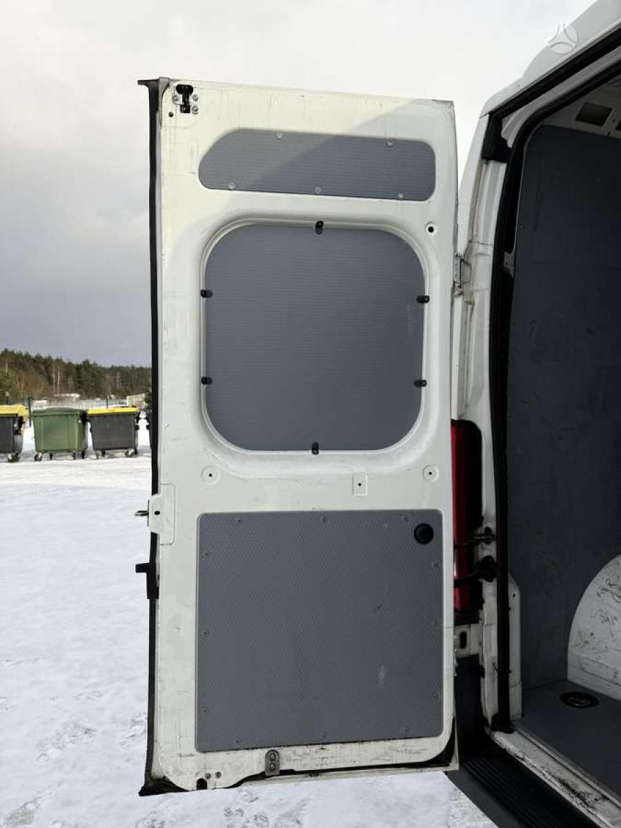White Peugeot Boxer 2016 in Vilnius, with an engine capacity of 2.00 L and mileage of 257 thousand km for 7550 €, photo 14 on AUTOMOTO.COM.LV