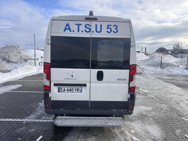White Peugeot Boxer 2016 in Taurage, with an engine capacity of 2.20 L and mileage of 345 thousand km for 6700 €, photo 5 on AUTOMOTO.COM.LV