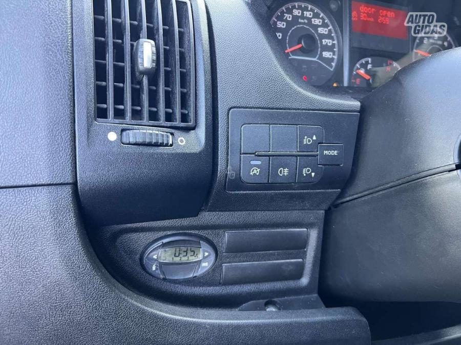 Balts Peugeot Boxer 2016 Panevēža, ar dzinēja tilpumu 2.00 L un nobraukumu 400 tūkst. km par 3900 €, foto 13 vietnē AUTOMOTO.COM.LV