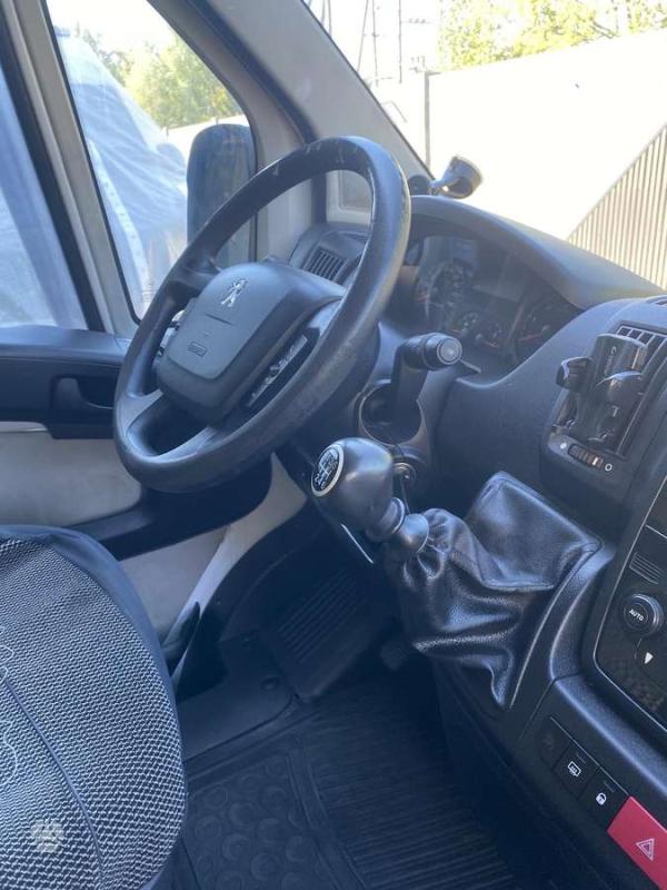 Balts Peugeot Boxer 2016 Viļņa, ar dzinēja tilpumu 2.20 L un nobraukumu 570 tūkst. km par 4000 €, foto 8 vietnē AUTOMOTO.COM.LV