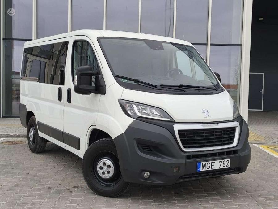 White Peugeot Boxer 2016 in Vilnius, with an engine capacity of 2.00 L and mileage of 300 thousand km for 9700 €, photo 3 on AUTOMOTO.COM.LV