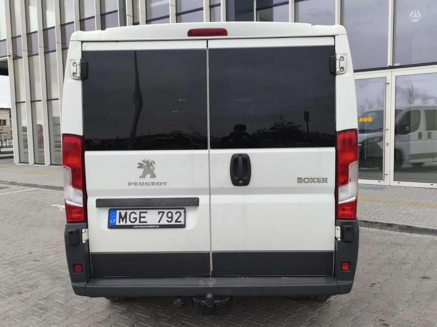 White Peugeot Boxer 2016 in Vilnius, with an engine capacity of 2.00 L and mileage of 300 thousand km for 9700 €, photo 12 on AUTOMOTO.COM.LV