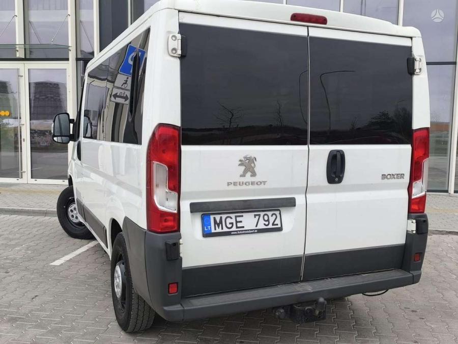 White Peugeot Boxer 2016 in Vilnius, with an engine capacity of 2.00 L and mileage of 300 thousand km for 9700 €, photo 13 on AUTOMOTO.COM.LV