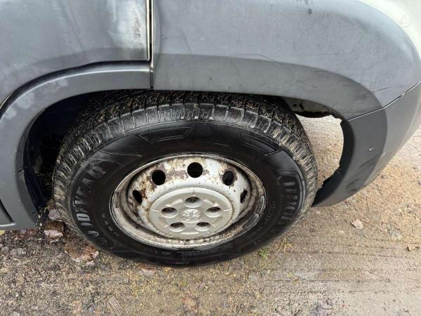 White Peugeot Boxer 2017 in Taurage, with an engine capacity of 2.00 L and mileage of 195 thousand km for 5400 €, photo 4 on AUTOMOTO.COM.LV