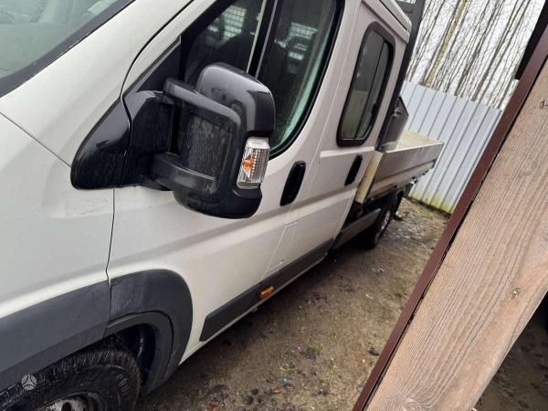 White Peugeot Boxer 2017 in Taurage, with an engine capacity of 2.00 L and mileage of 195 thousand km for 5400 €, photo 8 on AUTOMOTO.COM.LV