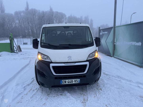 Balts Peugeot Boxer 2017 Tauragė, ar dzinēja tilpumu 2.00 L un nobraukumu 195 tūkst. km par 7400 €, foto 3 vietnē AUTOMOTO.COM.LV