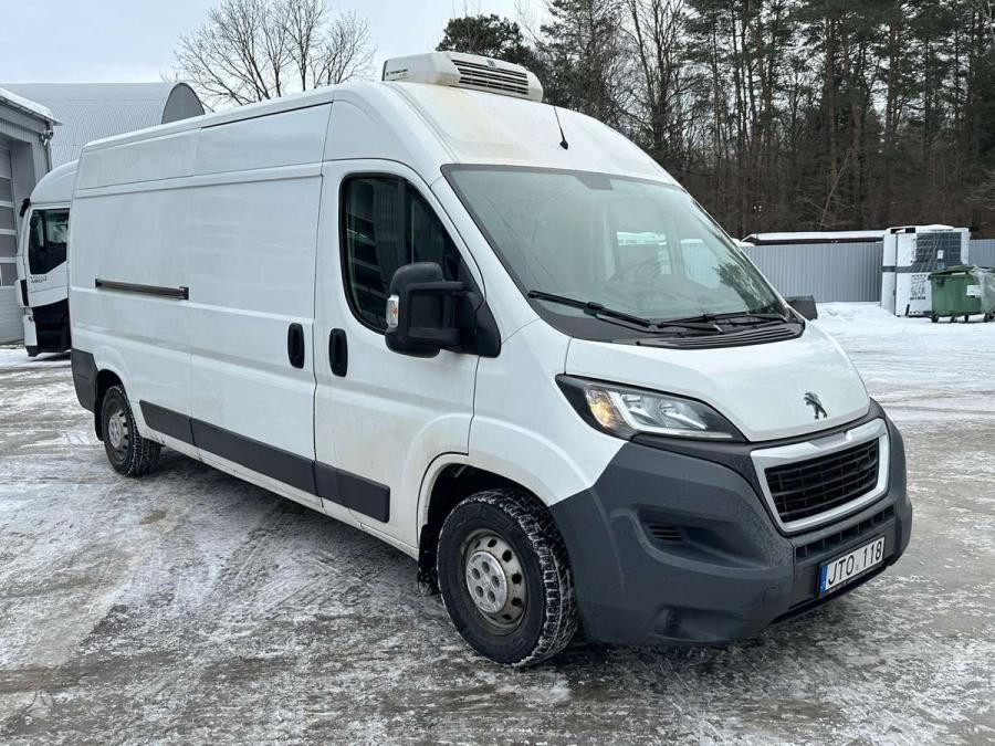 Balts Peugeot Boxer 2017 Viļņa, ar dzinēja tilpumu 2.00 L un nobraukumu 422 tūkst. km par 8990 €, foto 2 vietnē AUTOMOTO.COM.LV