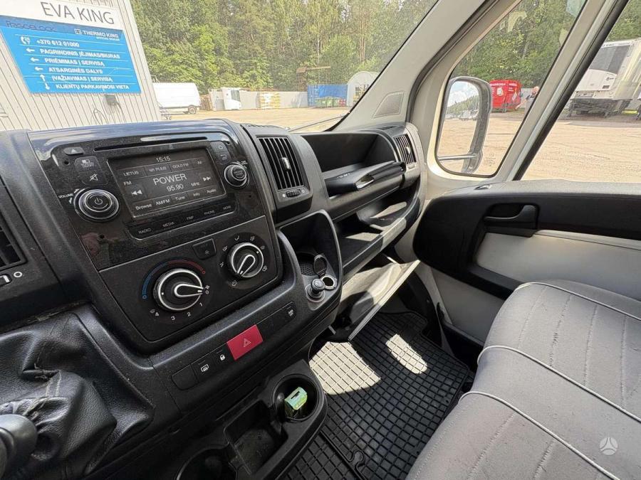 White Peugeot Boxer 2017 in Vilnius, with an engine capacity of 2.00 L and mileage of 432 thousand km for 8990 €, photo 22 on AUTOMOTO.COM.LV
