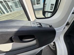 White Peugeot Boxer 2017 in Vilnius, with an engine capacity of 2.00 L and mileage of 432 thousand km for 8990 €, photo 26 on AUTOMOTO.COM.LV