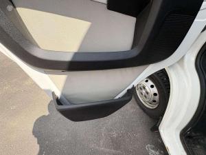 White Peugeot Boxer 2017 in Vilnius, with an engine capacity of 2.00 L and mileage of 432 thousand km for 8990 €, photo 28 on AUTOMOTO.COM.LV