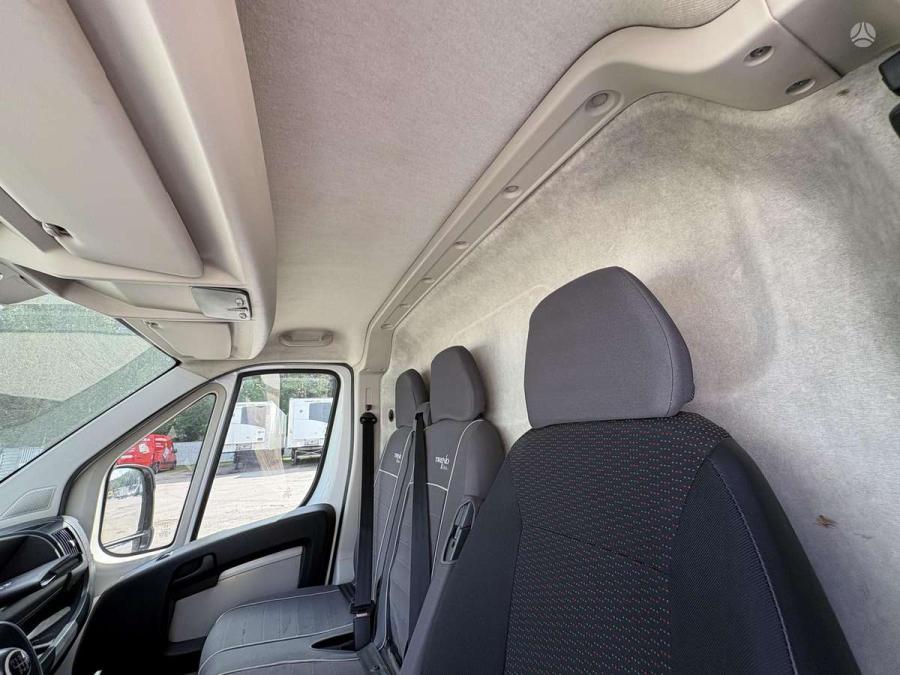 White Peugeot Boxer 2017 in Vilnius, with an engine capacity of 2.00 L and mileage of 432 thousand km for 8990 €, photo 32 on AUTOMOTO.COM.LV