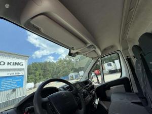 White Peugeot Boxer 2017 in Vilnius, with an engine capacity of 2.00 L and mileage of 432 thousand km for 8990 €, photo 34 on AUTOMOTO.COM.LV