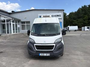 White Peugeot Boxer 2017 in Vilnius, with an engine capacity of 2.00 L and mileage of 432 thousand km for 8990 €, photo  on AUTOMOTO.COM.LV