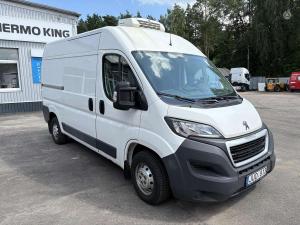 White Peugeot Boxer 2017 in Vilnius, with an engine capacity of 2.00 L and mileage of 432 thousand km for 8990 €, photo 4 on AUTOMOTO.COM.LV