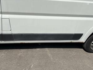 White Peugeot Boxer 2017 in Vilnius, with an engine capacity of 2.00 L and mileage of 432 thousand km for 8990 €, photo 9 on AUTOMOTO.COM.LV