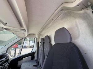 White Peugeot Boxer 2017 in Vilnius, with an engine capacity of 2.00 L and mileage of 432 thousand km for 8990 €, photo 33 on AUTOMOTO.COM.LV