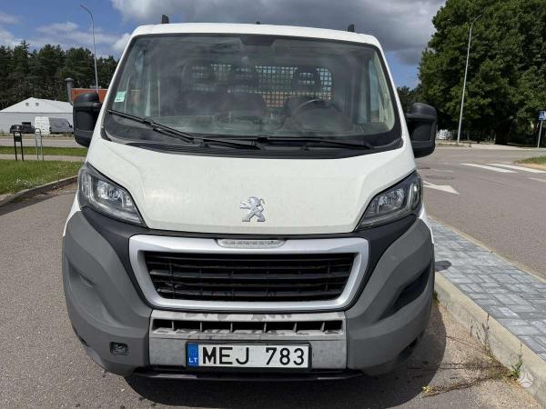 White Peugeot Boxer 2017 in Varena, with an engine capacity of 2.00 L and mileage of 187 thousand km for 6500 €, photo 2 on AUTOMOTO.COM.LV
