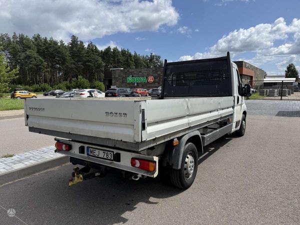 White Peugeot Boxer 2017 in Varena, with an engine capacity of 2.00 L and mileage of 187 thousand km for 6500 €, photo 6 on AUTOMOTO.COM.LV