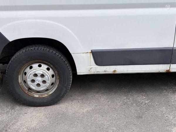 White Peugeot Boxer 2017 in Vilnius, with an engine capacity of 2.00 L and mileage of 422 thousand km for 5950 €, photo 10 on AUTOMOTO.COM.LV