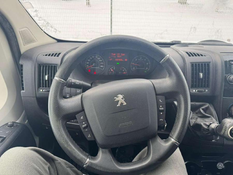 Balts Peugeot Boxer 2018 Tauragė, ar dzinēja tilpumu 2.00 L un nobraukumu 222 tūkst. km par 7000 €, foto 14 vietnē AUTOMOTO.COM.LV