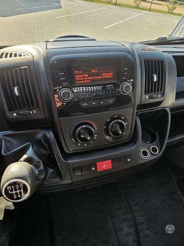 White Peugeot Boxer 2018 in Taurage, with an engine capacity of 2.00 L and mileage of 168 thousand km for 8800 €, photo 10 on AUTOMOTO.COM.LV