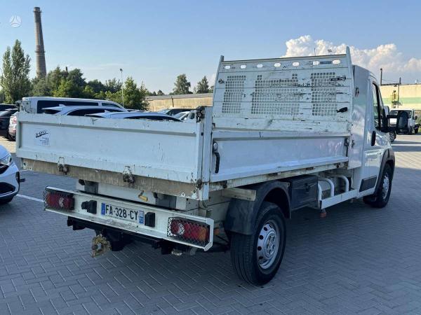 Balts Peugeot Boxer 2018 Tauragė, ar dzinēja tilpumu 2.00 L un nobraukumu 143 tūkst. km par 13999 €, foto 4 vietnē AUTOMOTO.COM.LV