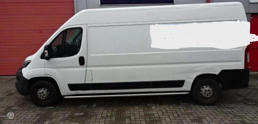 White Peugeot Boxer 2018 in Kaunas, with an engine capacity of 2.00 L and mileage of 240 thousand km for 4999 €, photo 12 on AUTOMOTO.COM.LV