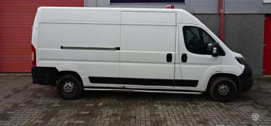 White Peugeot Boxer 2018 in Kaunas, with an engine capacity of 2.00 L and mileage of 240 thousand km for 4999 €, photo 14 on AUTOMOTO.COM.LV