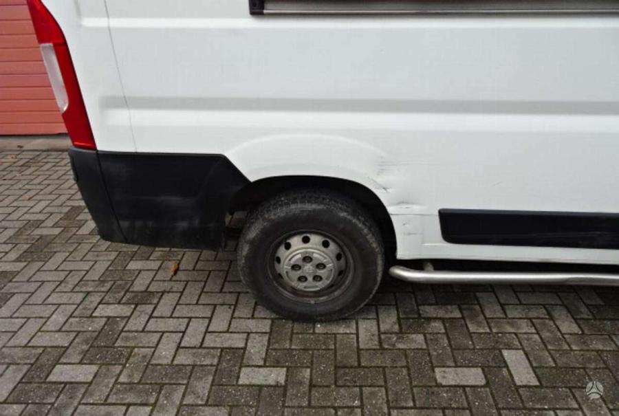 White Peugeot Boxer 2018 in Kaunas, with an engine capacity of 2.00 L and mileage of 240 thousand km for 4999 €, photo 16 on AUTOMOTO.COM.LV