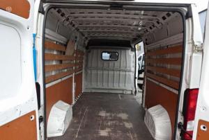 White Peugeot Boxer 2018 in Kaunas, with an engine capacity of 2.00 L and mileage of 240 thousand km for 4999 €, photo 18 on AUTOMOTO.COM.LV
