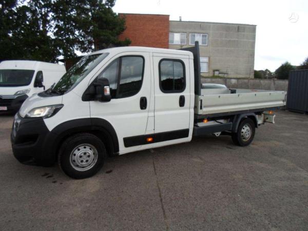 White Peugeot Boxer 2018 in Siauliai, with an engine capacity of 2.00 L and mileage of 146 thousand km for 13700 €, photo 11 on AUTOMOTO.COM.LV