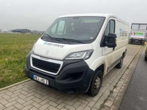 White Peugeot Boxer 2019 in Gargzdai, with an engine capacity of 2.00 L and mileage of 254 thousand km for 3850 €, photo  on AUTOMOTO.COM.LV