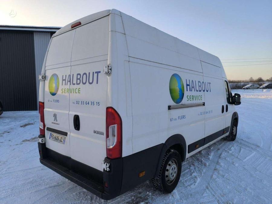 White Peugeot Boxer 2019 in Taurage, with an engine capacity of 2.00 L and mileage of 289 thousand km for 8700 €, photo 6 on AUTOMOTO.COM.LV