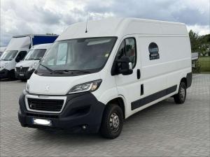 White Peugeot Boxer 2019 in Taurage, with an engine capacity of 2.00 L and mileage of 327 thousand km for 5400 €, photo  on AUTOMOTO.COM.LV