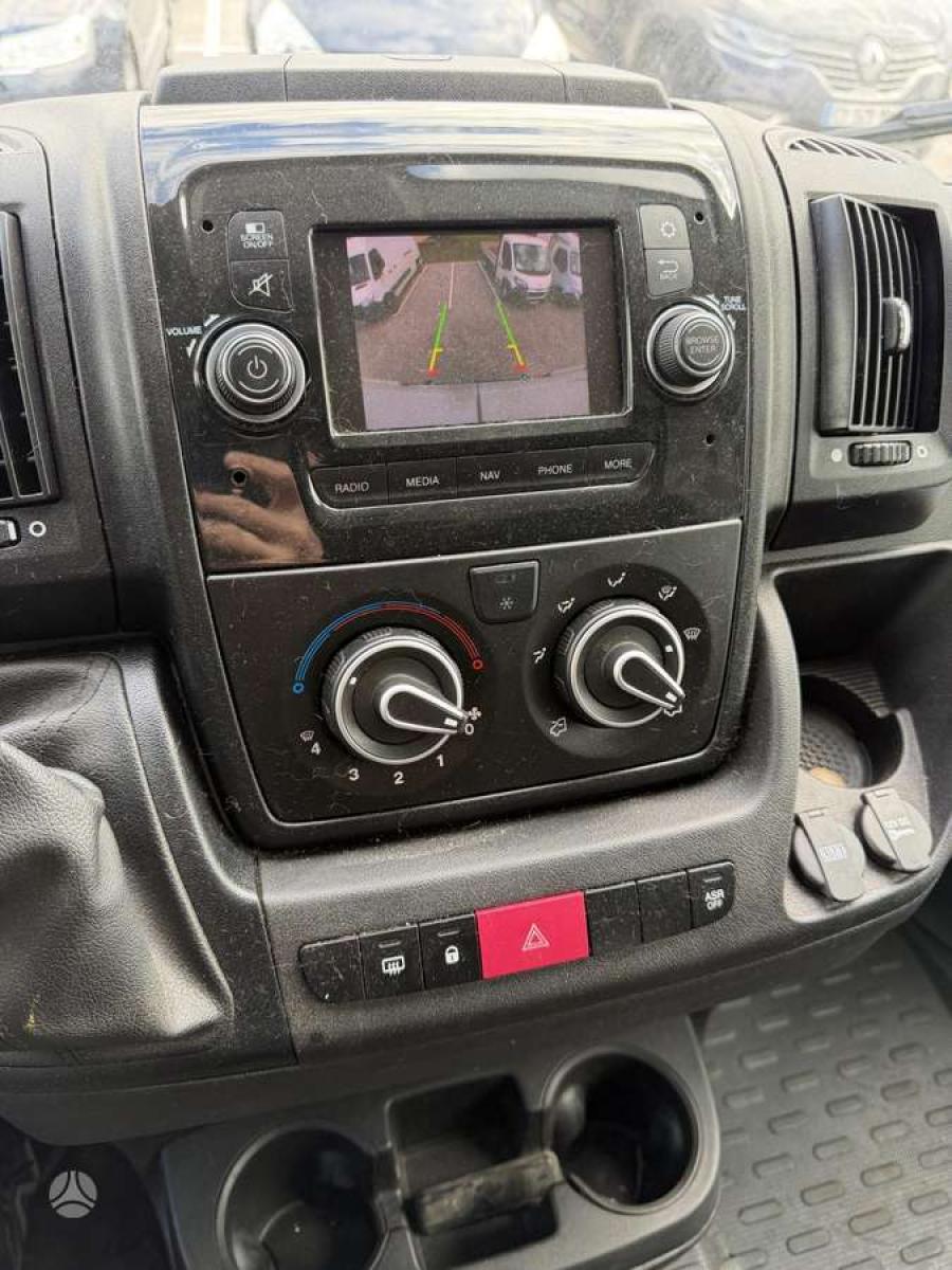 White Peugeot Boxer 2019 in Taurage, with an engine capacity of 2.00 L and mileage of 327 thousand km for 5400 €, photo 8 on AUTOMOTO.COM.LV