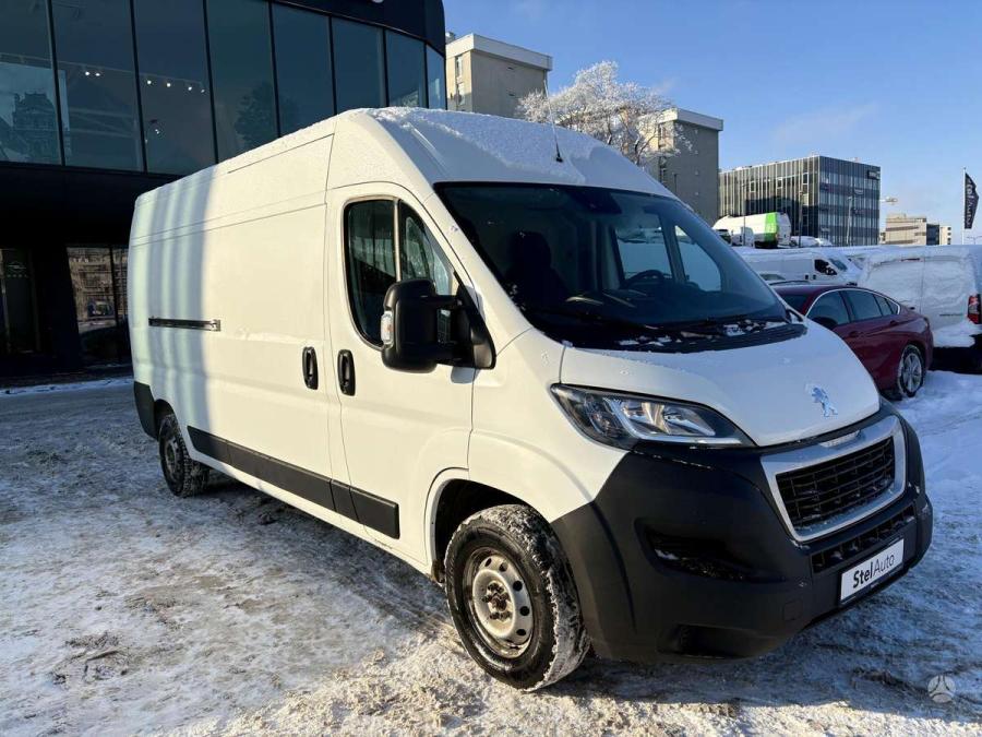 White Peugeot Boxer 2020 in Vilnius, with an engine capacity of 2.18 L and mileage of 206 thousand km for 9900 €, photo 5 on AUTOMOTO.COM.LV