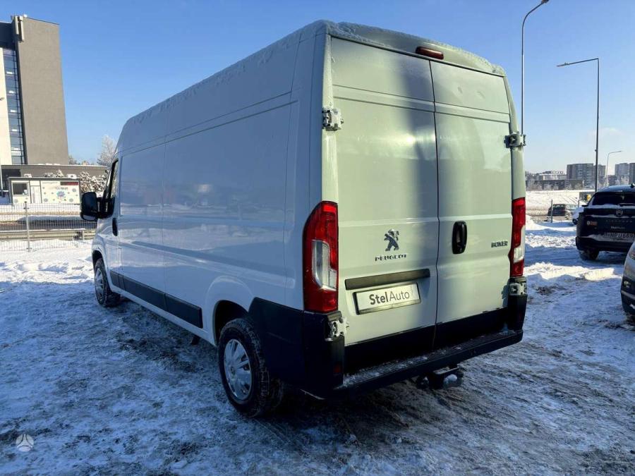 White Peugeot Boxer 2020 in Vilnius, with an engine capacity of 2.18 L and mileage of 206 thousand km for 9900 €, photo 9 on AUTOMOTO.COM.LV